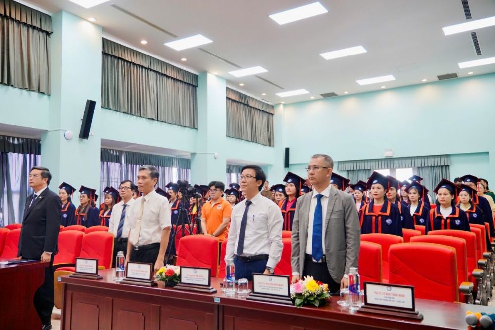 Hoạt động Hue-UMP | Lễ tốt nghiệp và trao bằng cử nhân hệ liên thông năm 2025